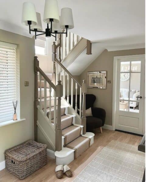 31 Chic Staircase Landing Ideas and Design Tips